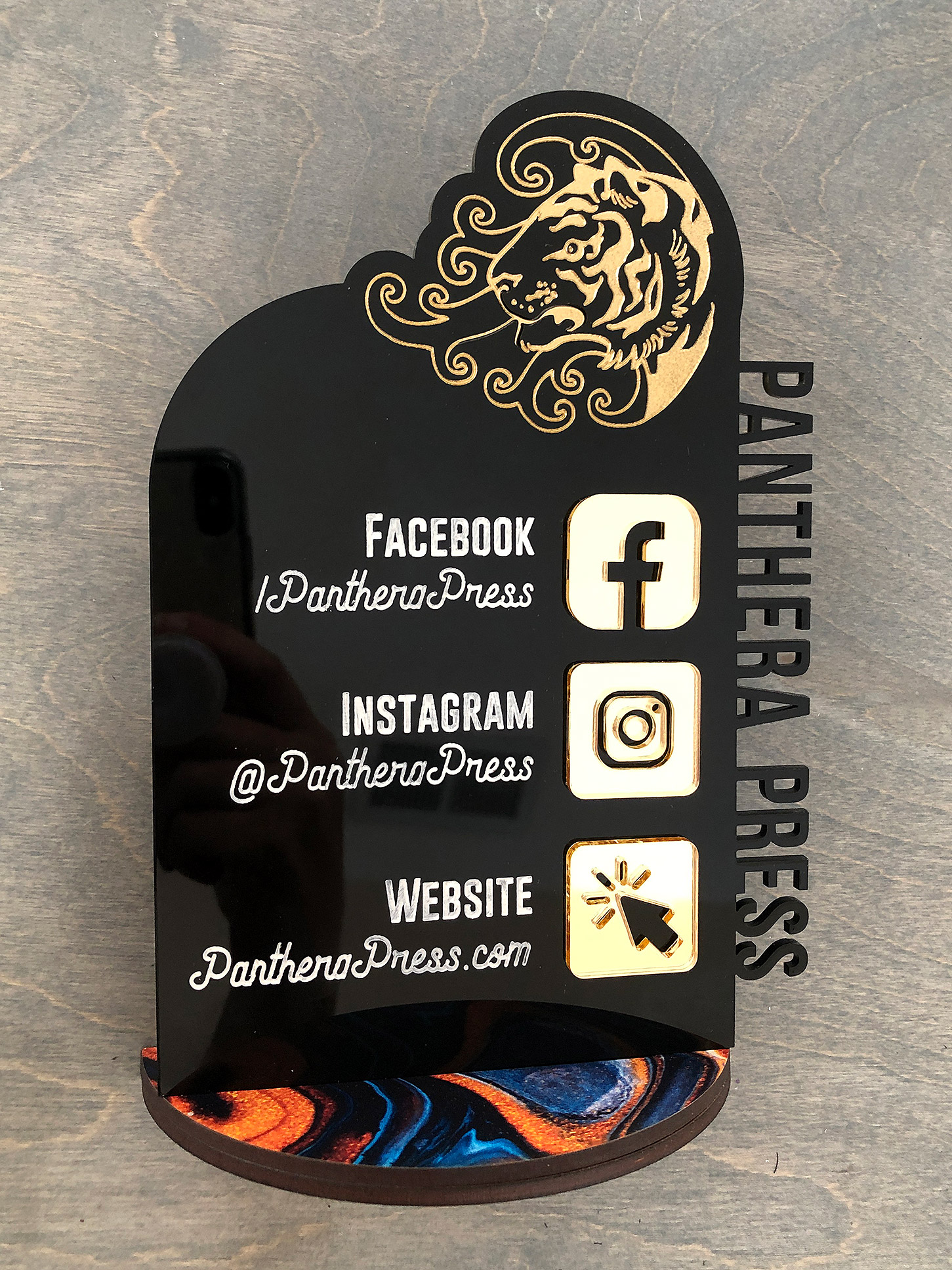 Designing a Social Media Sign for the Glowforge - Danielle Wethington